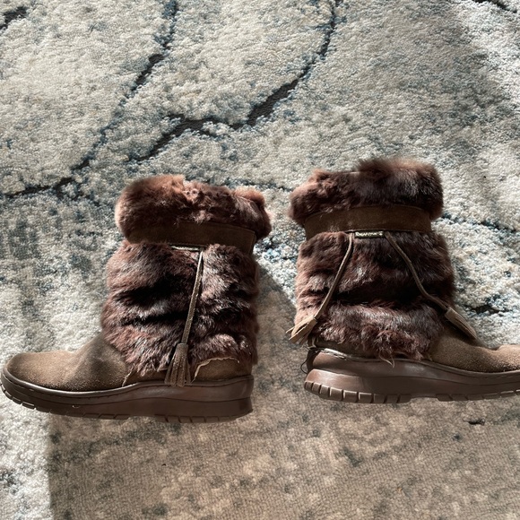 BearPaw | Shoes | Fuzzy Brown Bear Paw Boots | Poshmark